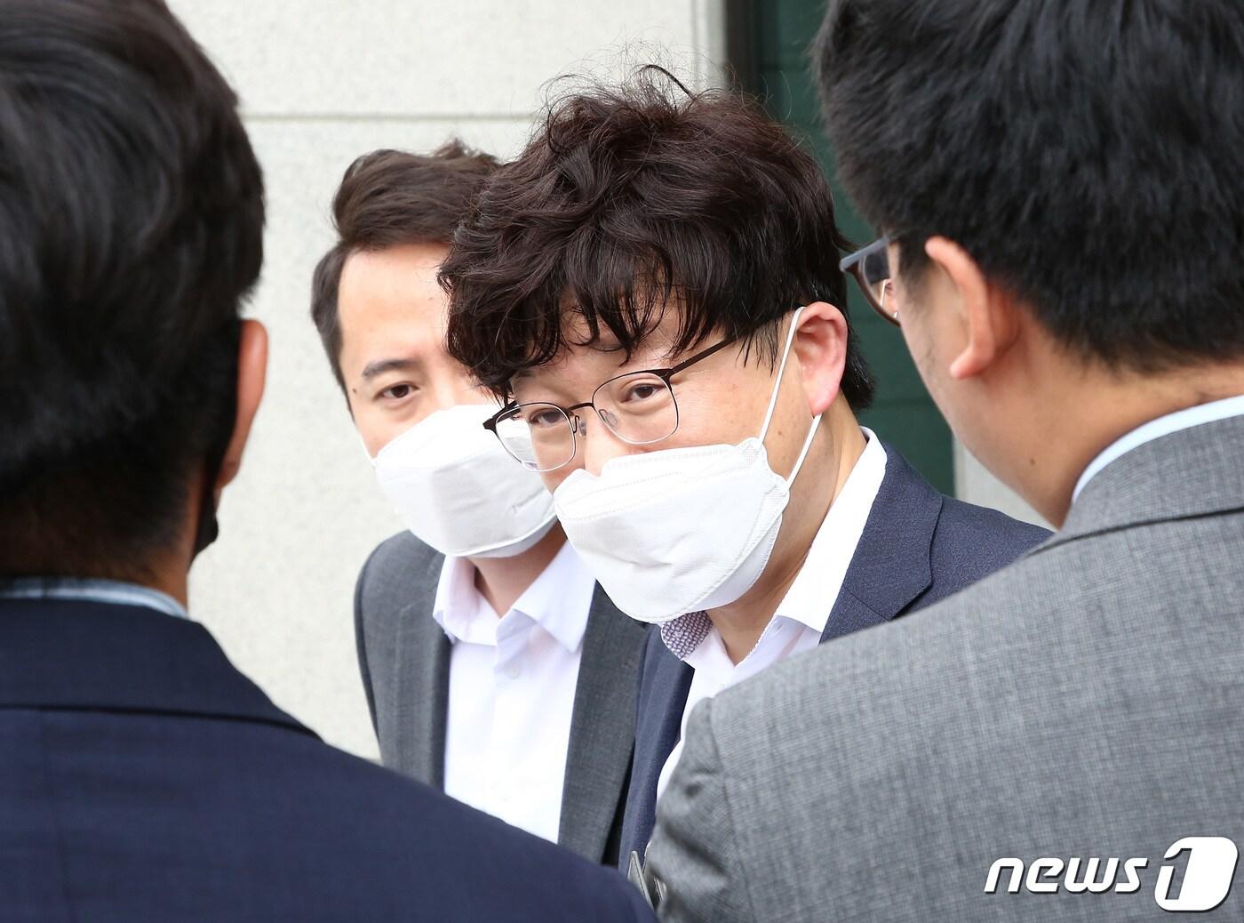 '1조원대 사기 주범' 이철, 경찰고발…이번엔 150억대 횡령의혹 - 뉴스1