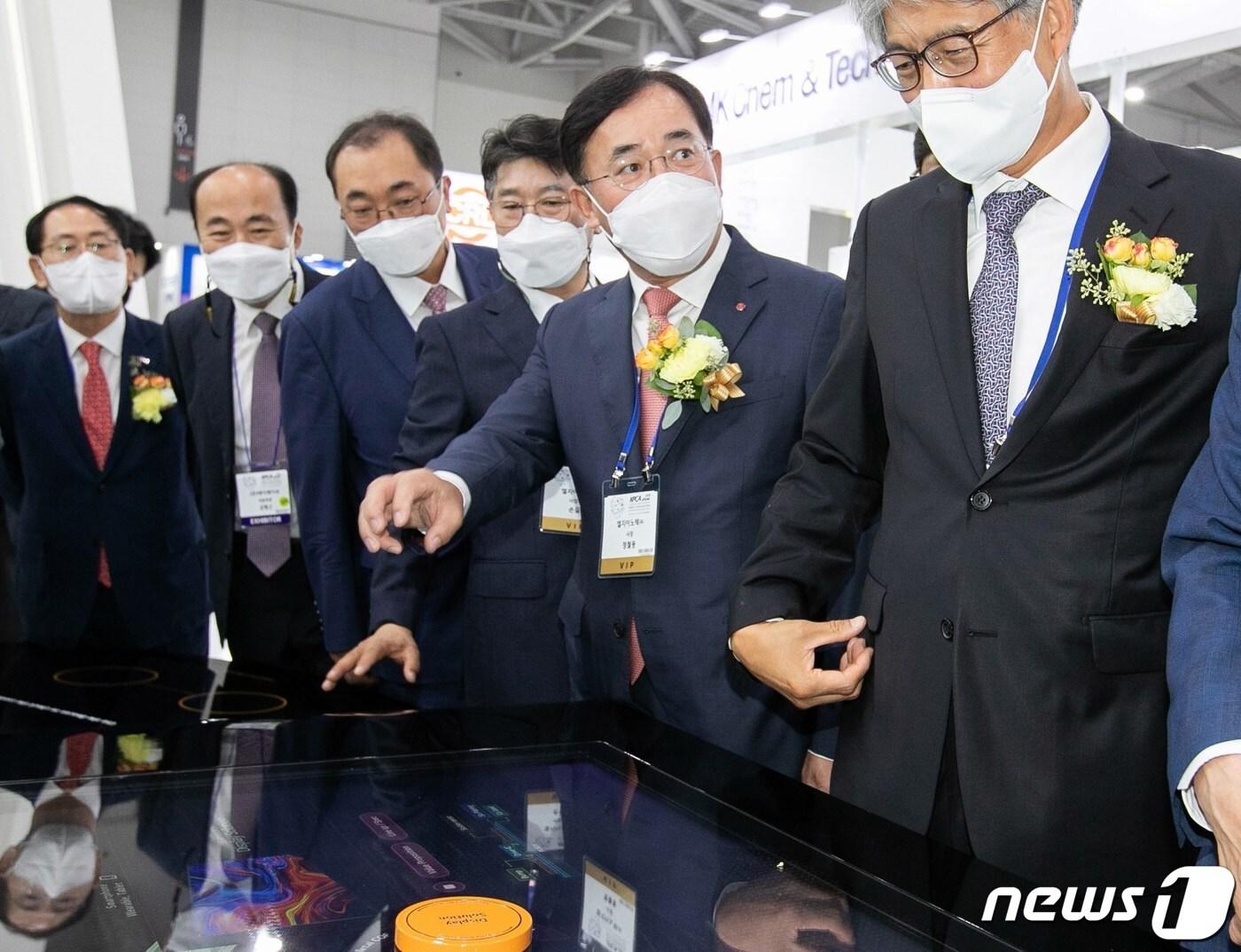 LG이노텍, 'KPCA show 2021'서 첨단 기판기술 공개 - 뉴스1