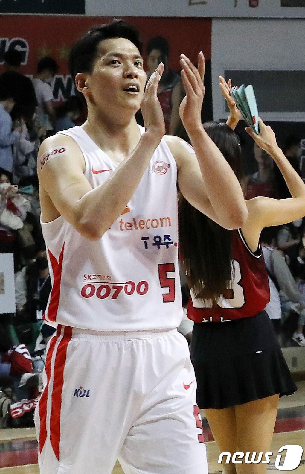 '8억원' SK 김선형, 프로농구 보수 총액 1위 - 뉴스1