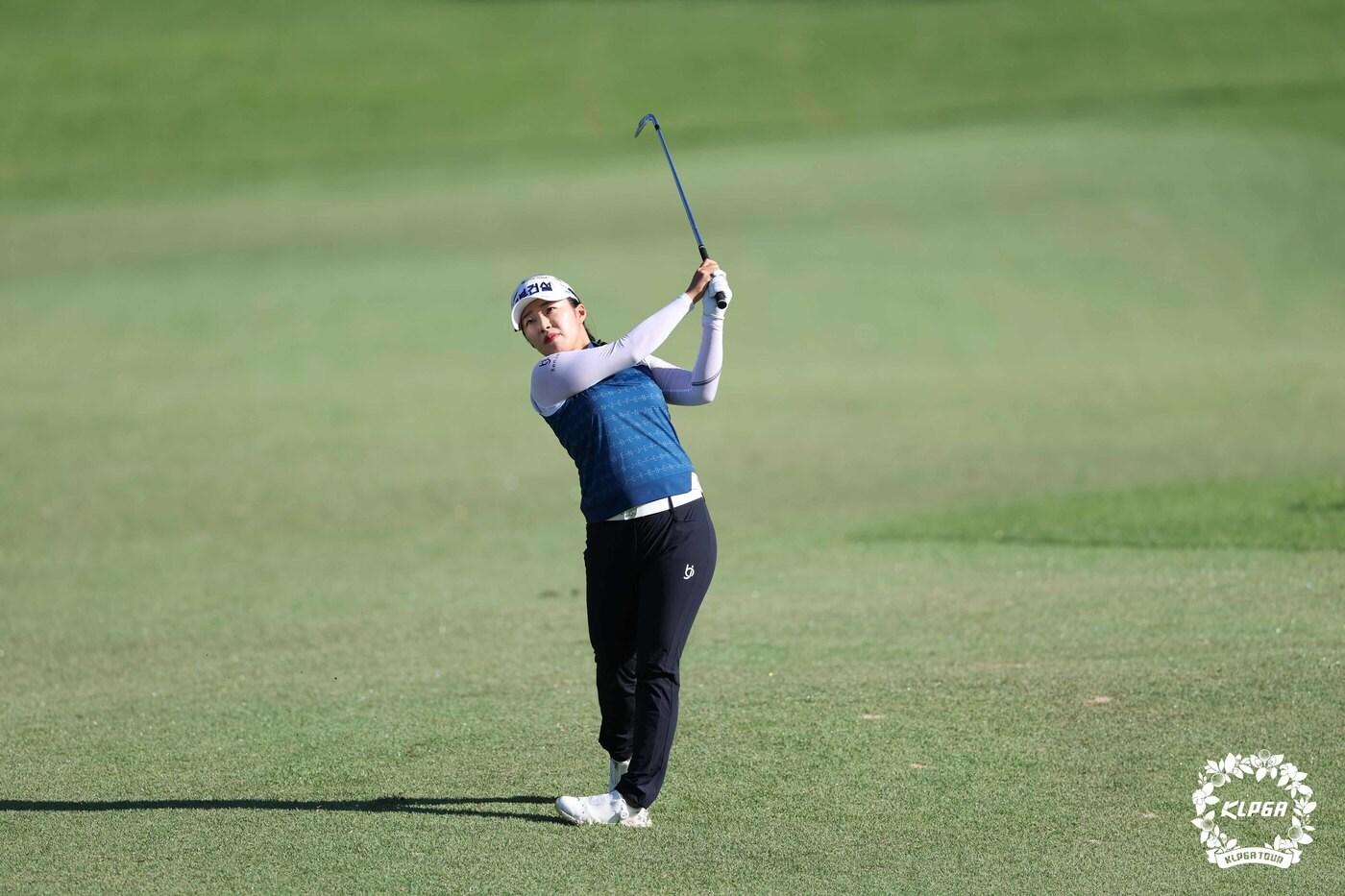 '디펜딩 챔프' 김수지, KG·이데일리 레이디스 오픈 첫날 선두 - 뉴스1