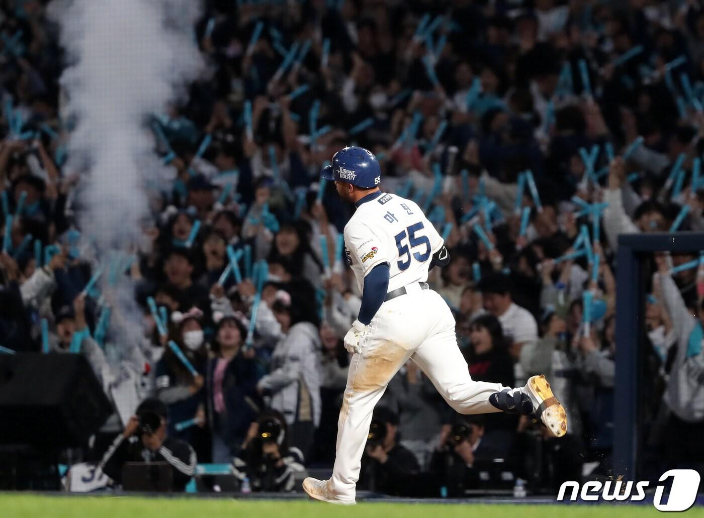 '결승포' NC 마틴, '앓던 이'에서 '가을 기적' 이끄는 복덩이로[준PO3] - 뉴스1