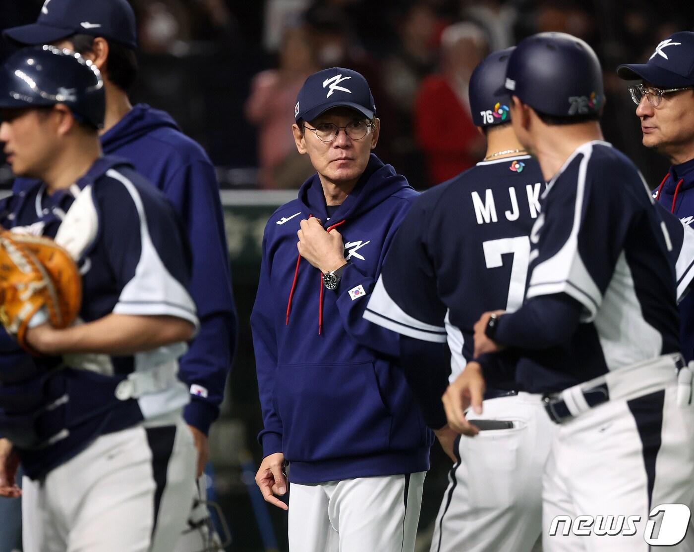 [WBC] '1R 탈락' 이강철 감독 "국민들께 진심으로 죄송…제가 부족했다" - 뉴스1