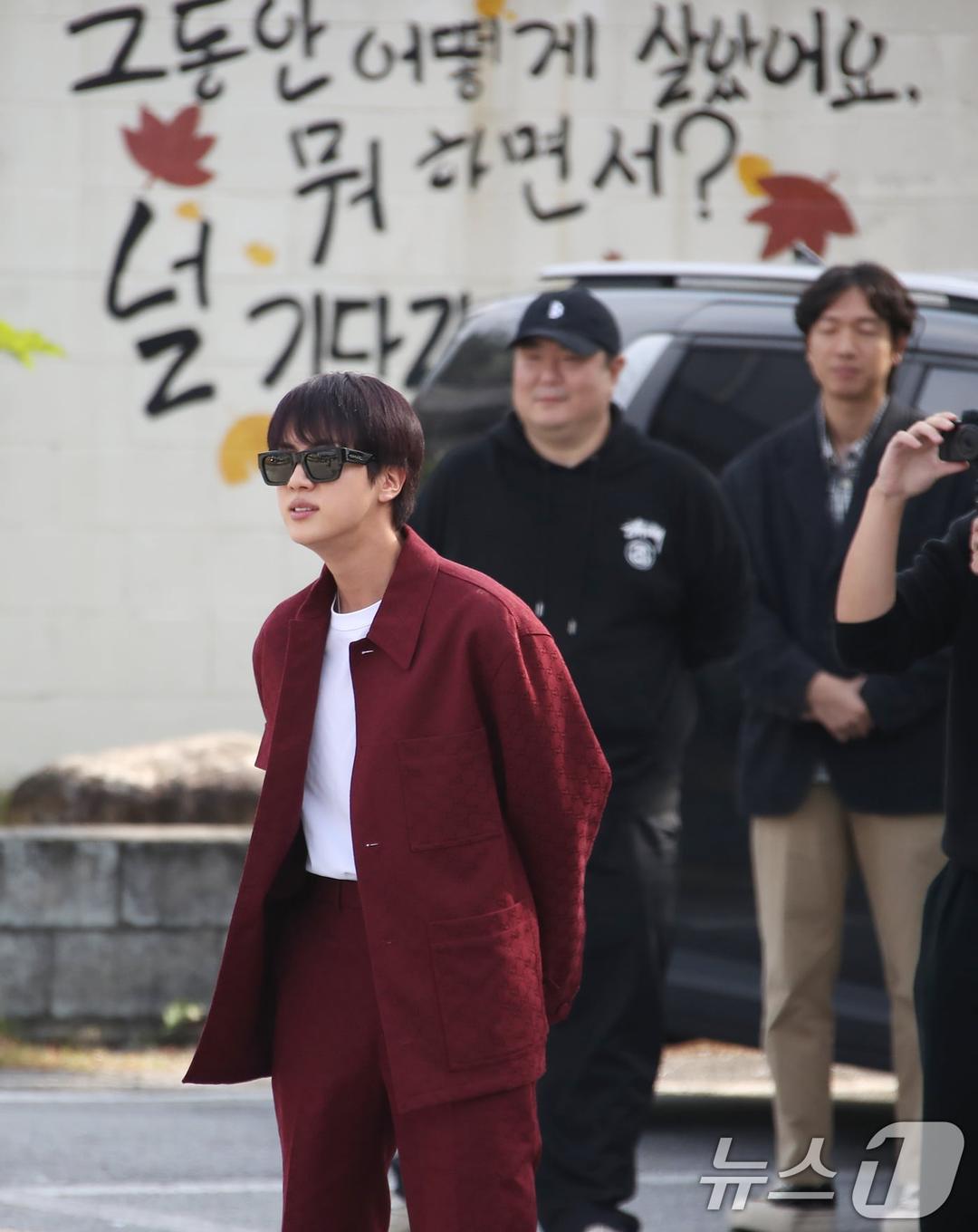 [단독] 'BTS 진 전통주' 아이긴, 증류주도 GS25 단독 판매 - 뉴스1