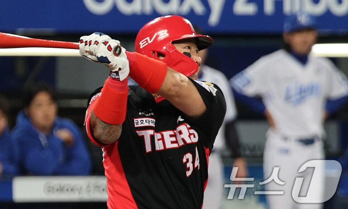 'V12까지 1승' KIA, 부상 회복 최형우 6번 복귀…김선빈 2번 유지[KS5] - 뉴스1