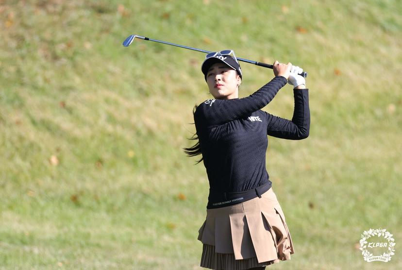 저력의 윤이나, LPGA 블루베이 첫날 3언더파 선두권 - 뉴스1