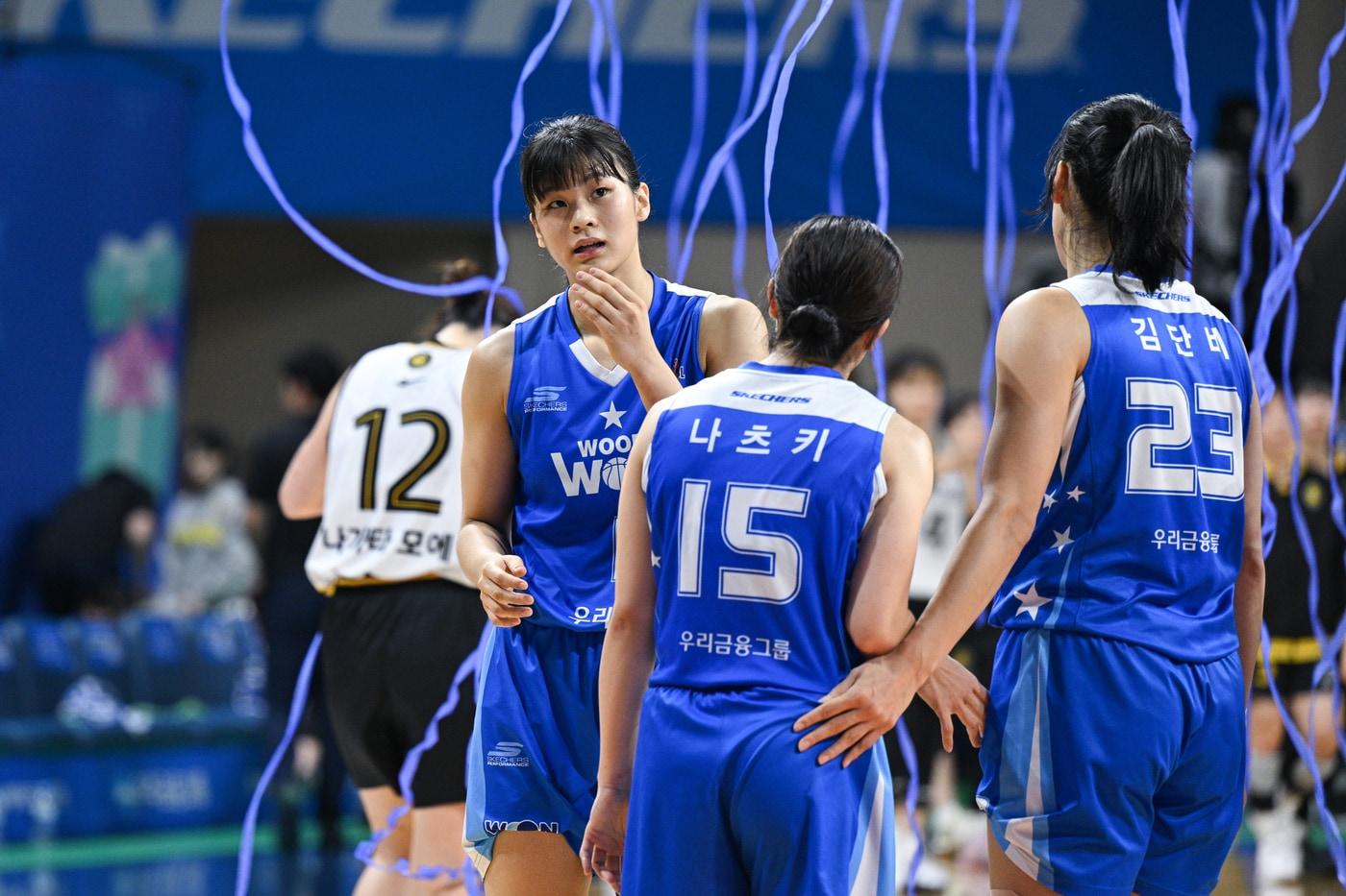 '김단비 더블더블' 우리은행, KB 65-60으로 제압 - 뉴스1