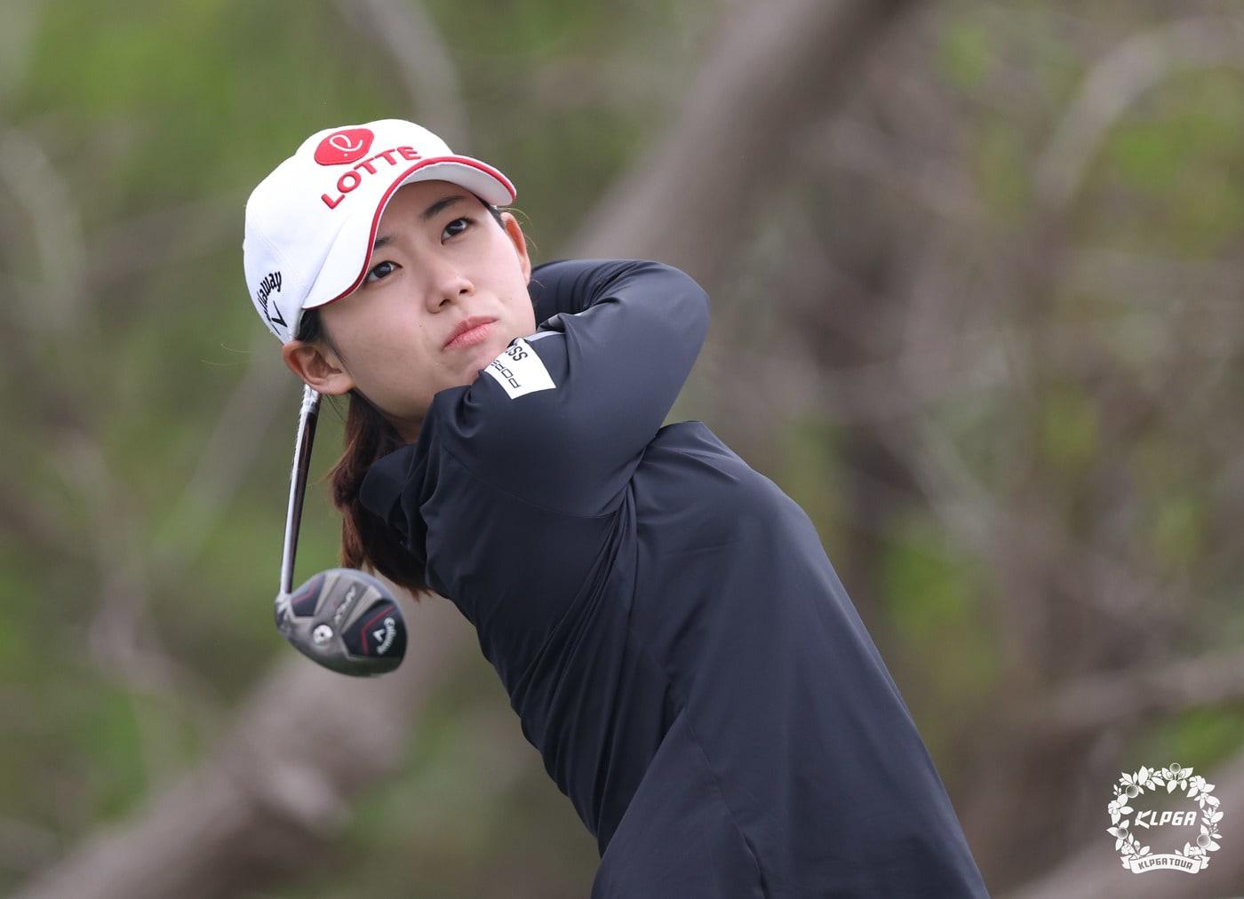 황유민, KLPGA '교촌 레이디스' 첫 날 단독선두…"단순한 생각으로" - 뉴스1