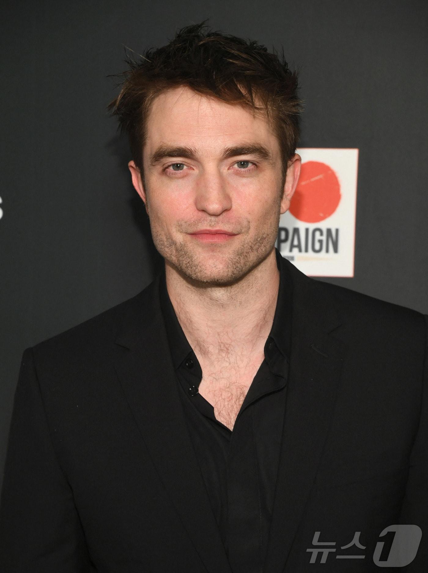 로버트 패틴슨, 오늘 입국…봉준호 '미키 17' 위해 첫 내한 - 뉴스1