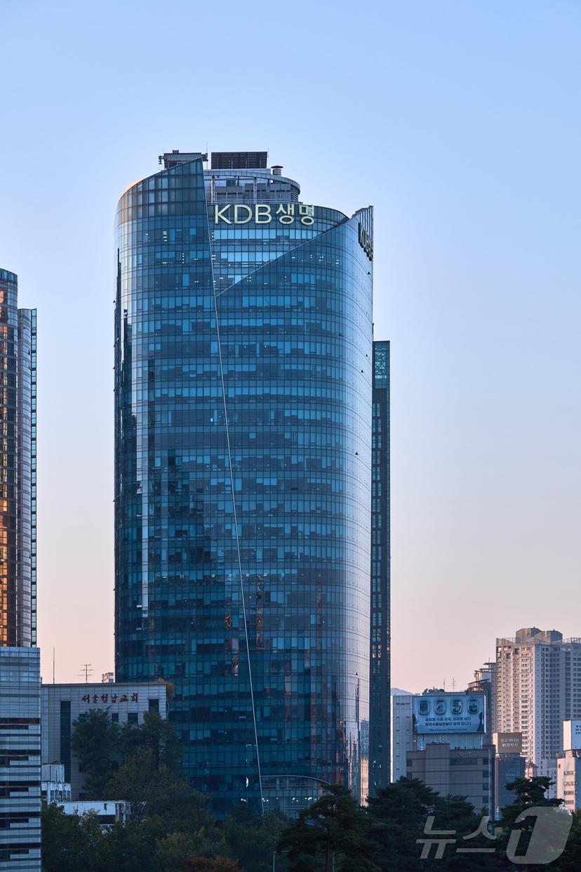 CJ올리브영, KDB생명타워 인수에 6800억 베팅…"사옥 확보로 시너지 높인다" - 뉴스1