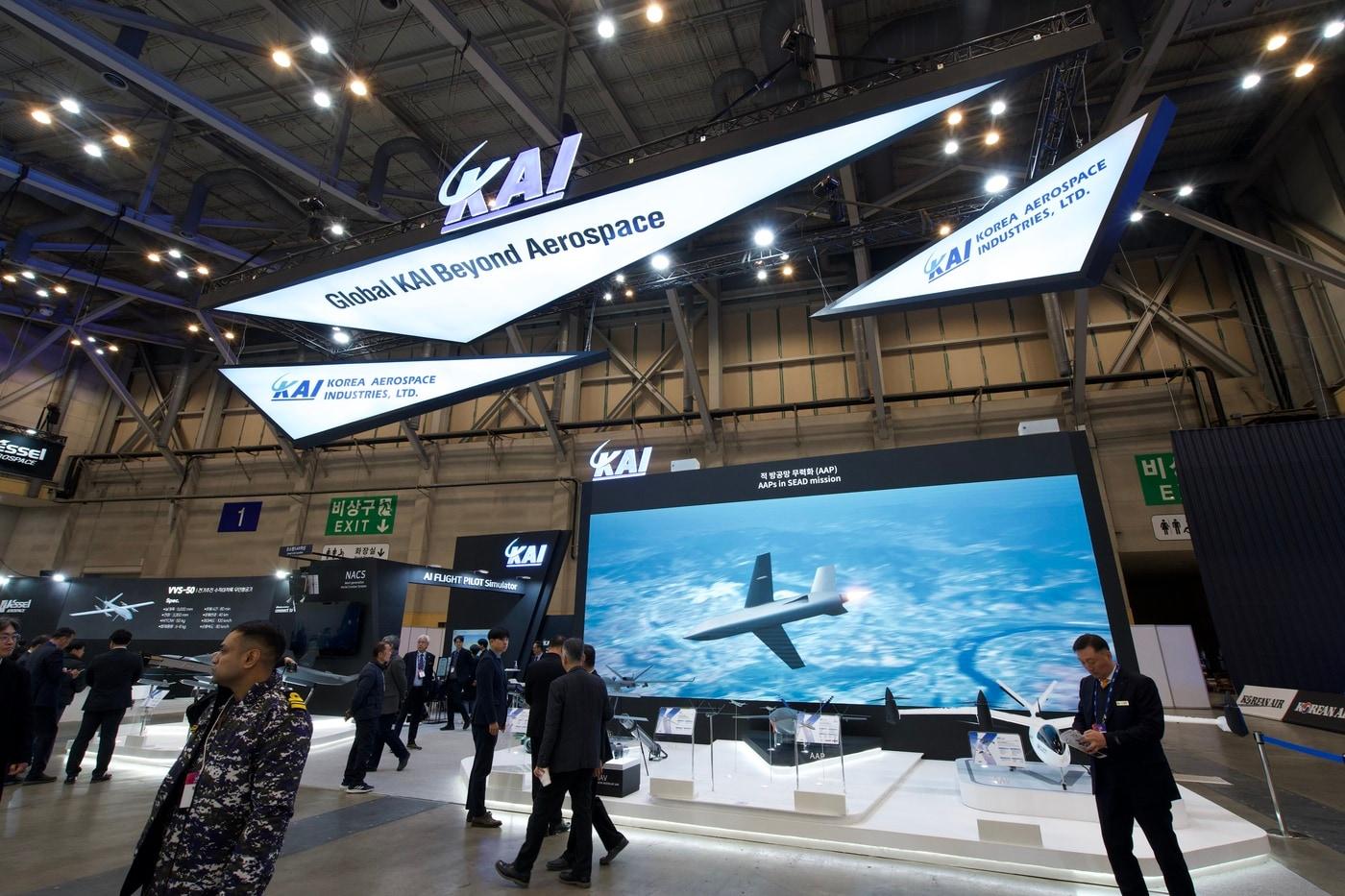 KAI '드론쇼코리아'서 AI 기반 유무인 복합전투체계 선봬 - 뉴스1