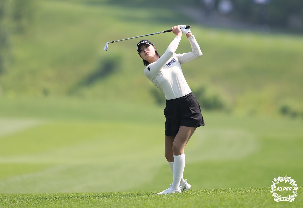'6언더파 맹타' 김나영, KLPGA 더헤븐 마스터즈 첫날 단독선두 - 뉴스1