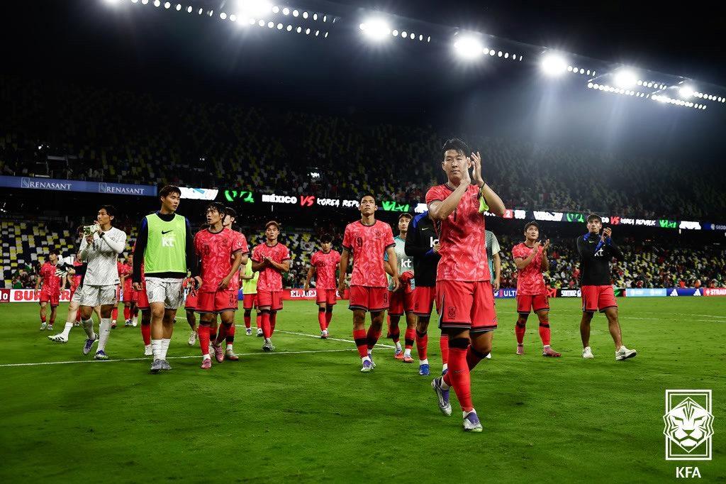 한국 축구, FIFA 랭킹 23위…日·이란 이어 AFC 3위 - 뉴스1