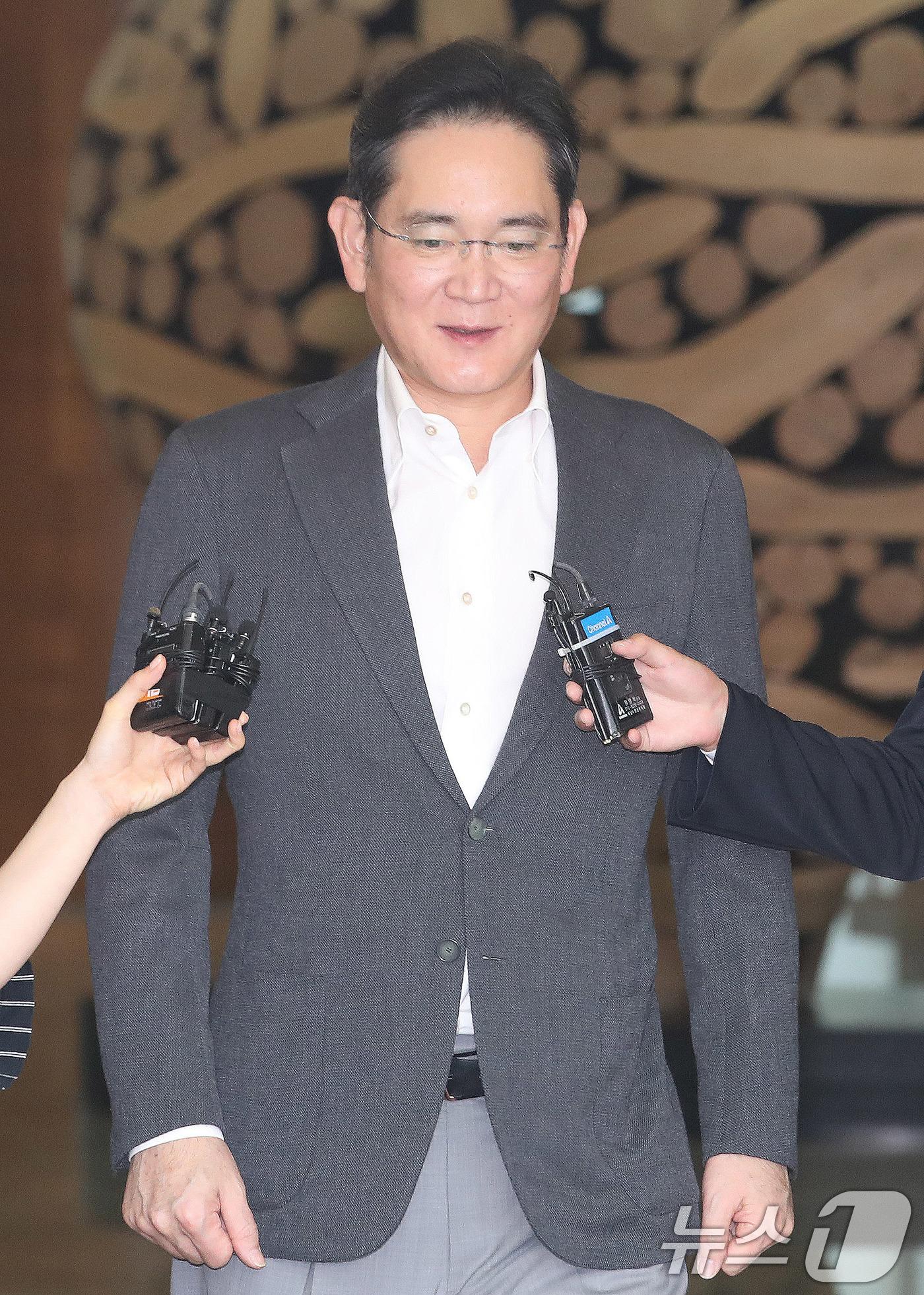 인도서 귀국하는 이재용 회장 - 뉴스1